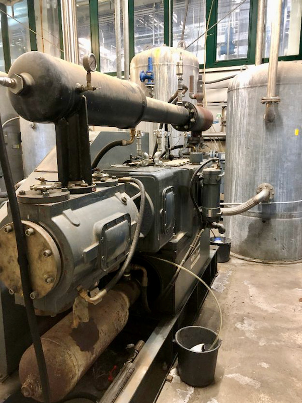 Atlas Copco D46 Booster Compressor + ZR250 screw compressor for sale