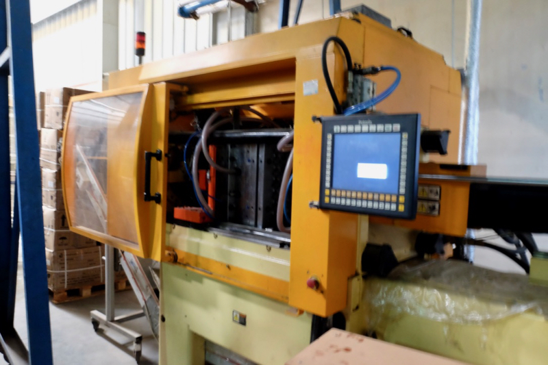 Husky H90_RS45/42 Closure Machine for sale with Corvaglia mould & Husky ...