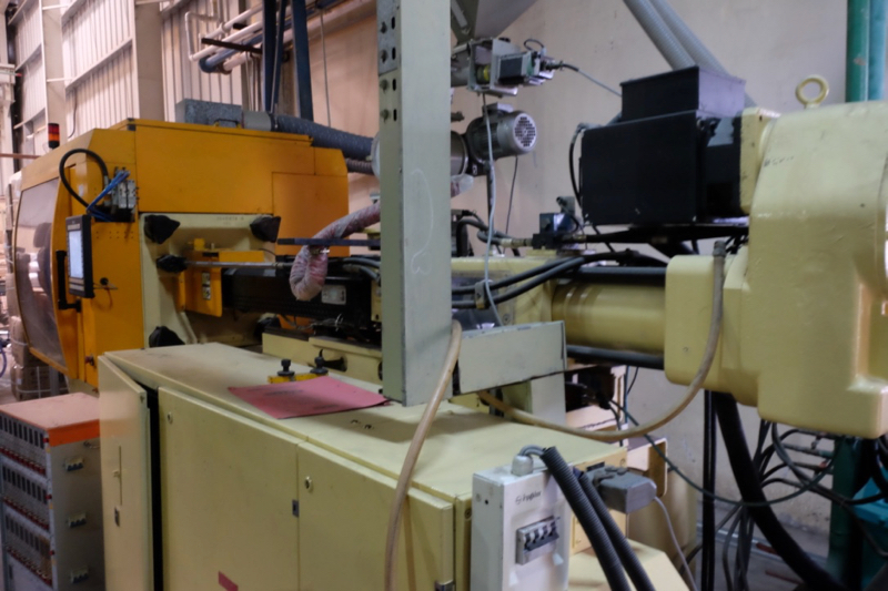 Husky H90_RS45/42 Closure Machine for sale with Corvaglia mould & Husky ...